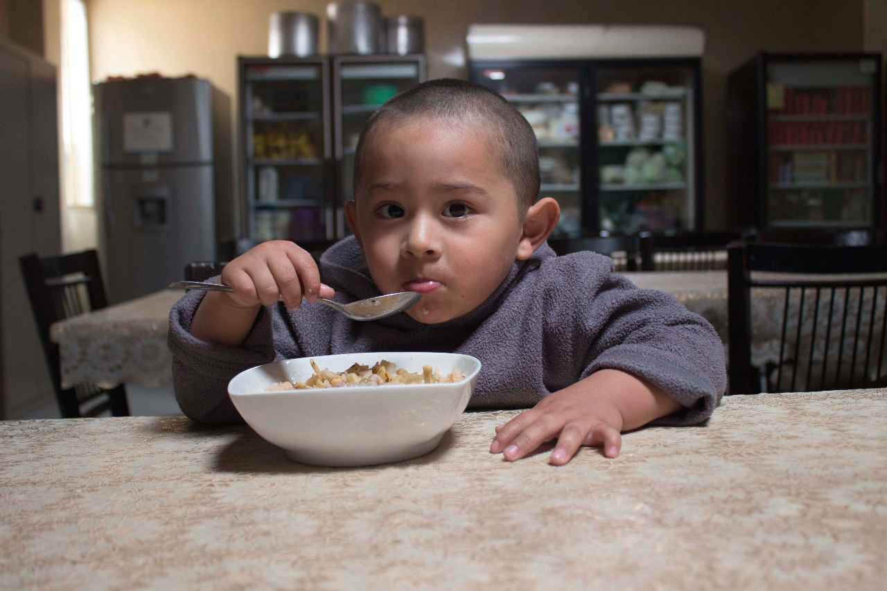 Que ningún niño se quede sin comer - Cáritas de Monterrey