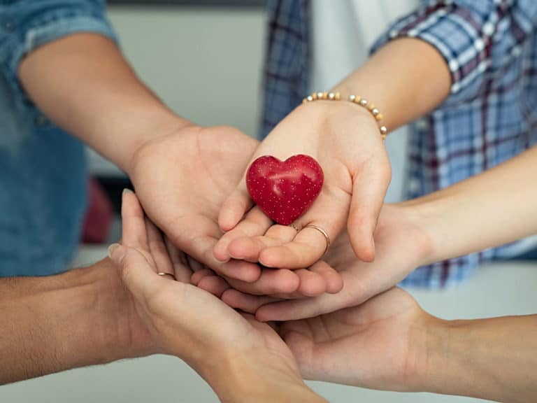 9 beneficios de servir a los demás - Cáritas de Monterrey